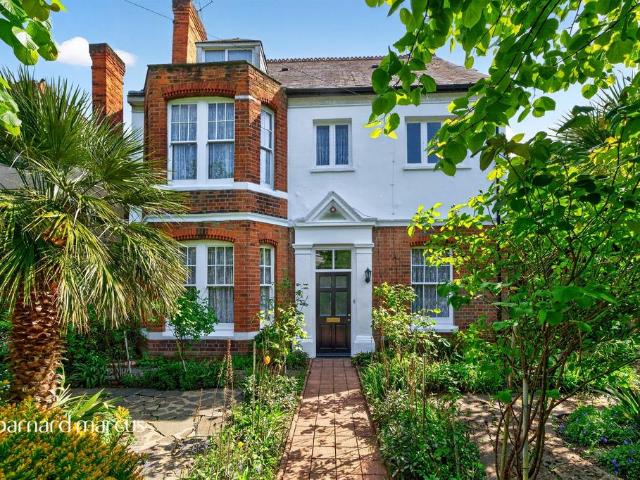 7 bedroom detached house for sale