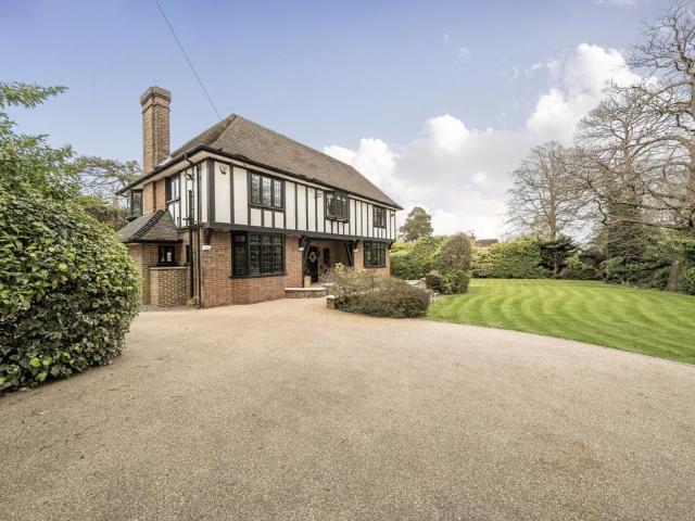 7 bedroom detached house for sale