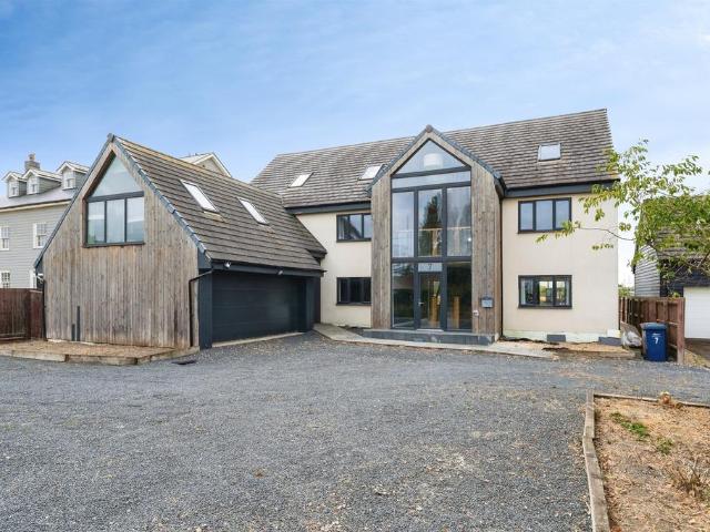 7 bedroom detached house for sale