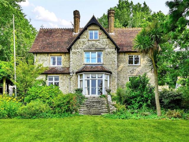 7 bedroom detached house for sale