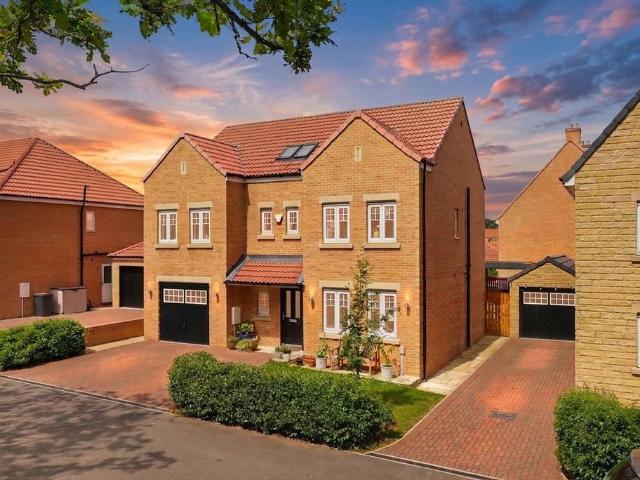 7 bedroom detached house for sale