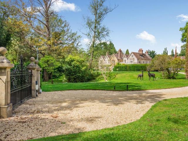 7 bedroom detached house for sale