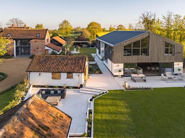 7 bedroom detached house for sale