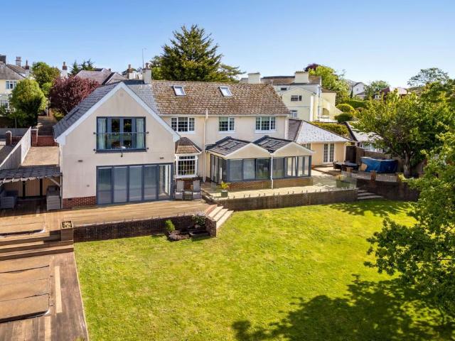 7 bedroom detached house for sale