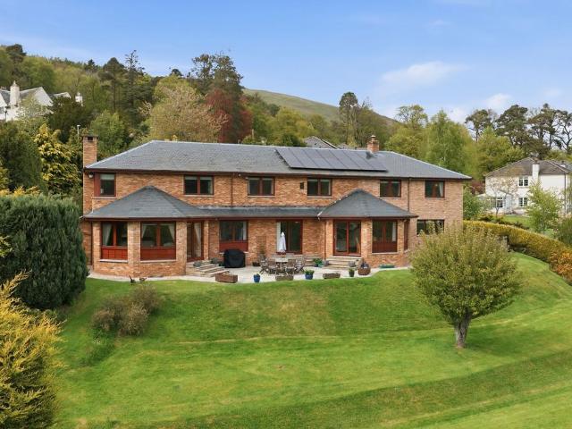 7 bedroom detached house for sale
