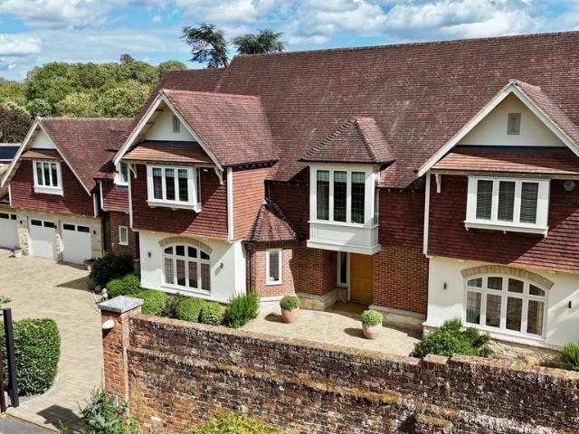 7 bedroom detached house for sale