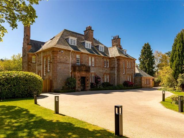 7 bedroom detached house for sale