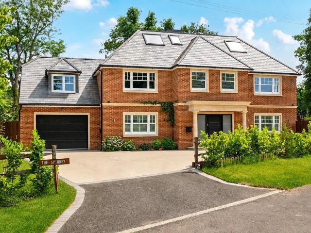 7 bedroom detached house for sale