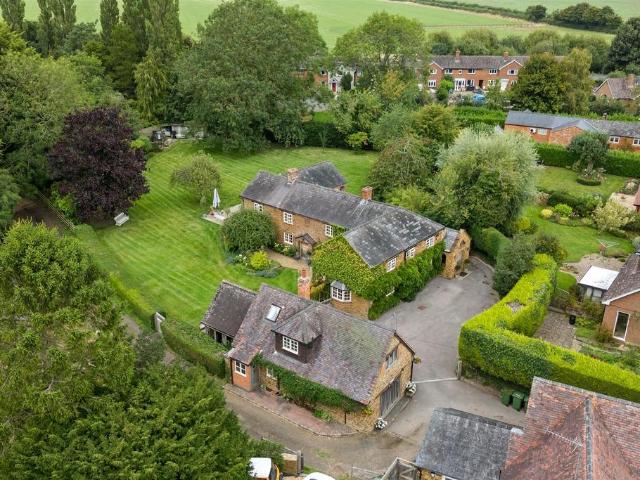 7 bedroom detached house for sale