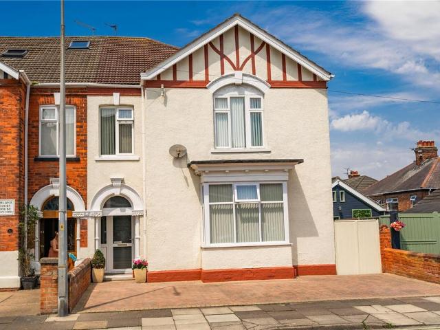 7 bedroom detached house for sale