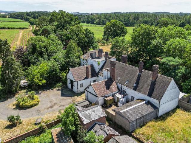 7 bedroom detached house for sale