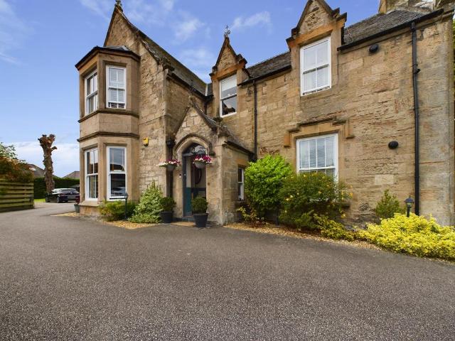 7 bedroom detached house for sale