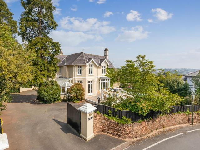 7 bedroom detached house for sale