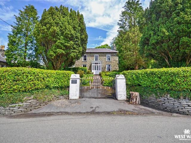 7 bedroom detached house for sale