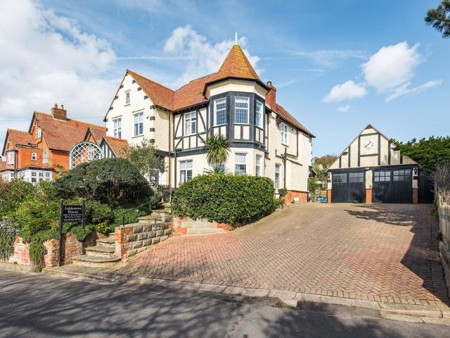 7 bedroom detached house for sale