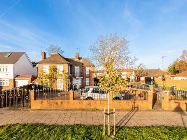 7 bedroom detached house for sale