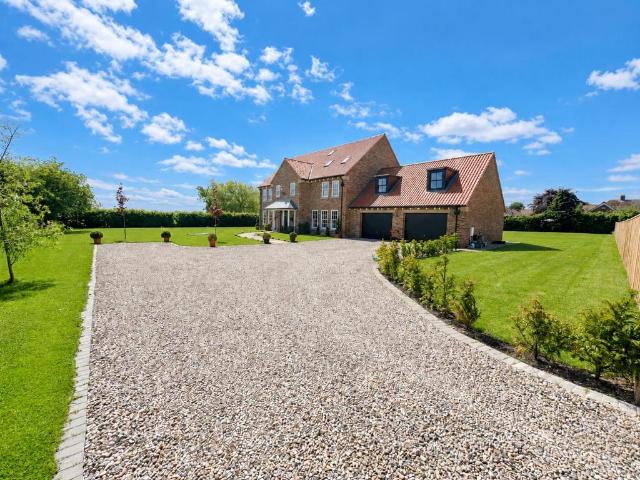 7 bedroom detached house for sale