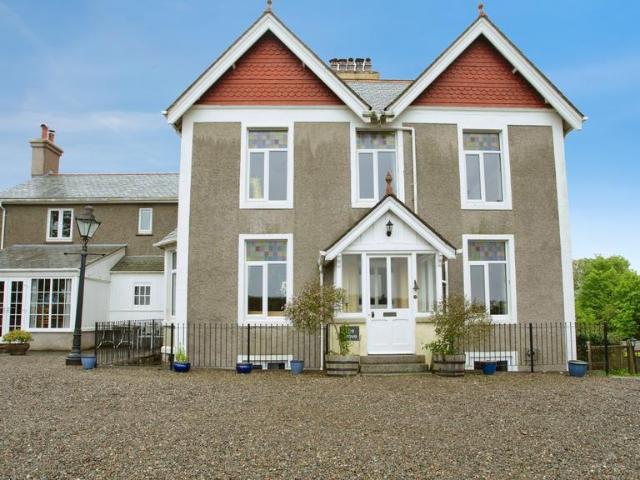 7 bedroom detached house for sale