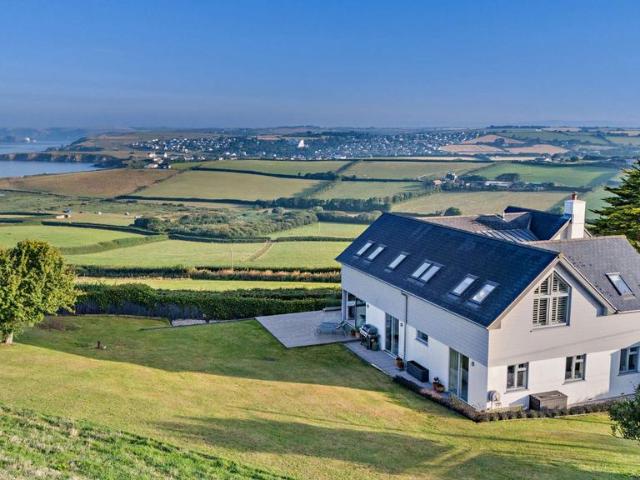 7 bedroom detached house for sale