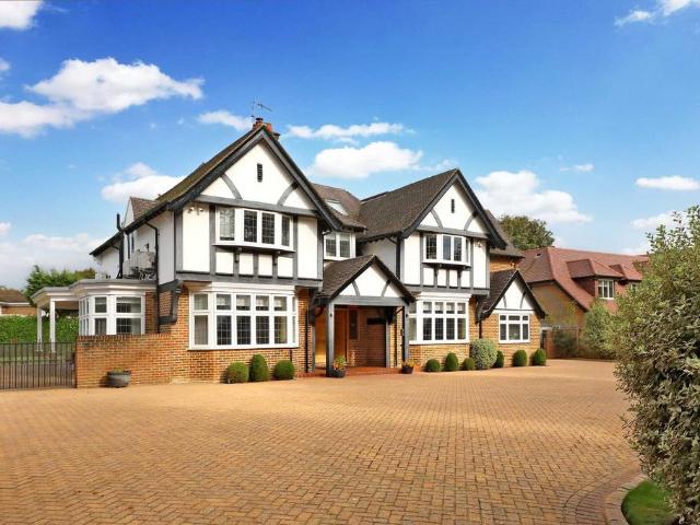 7 bedroom detached house for sale