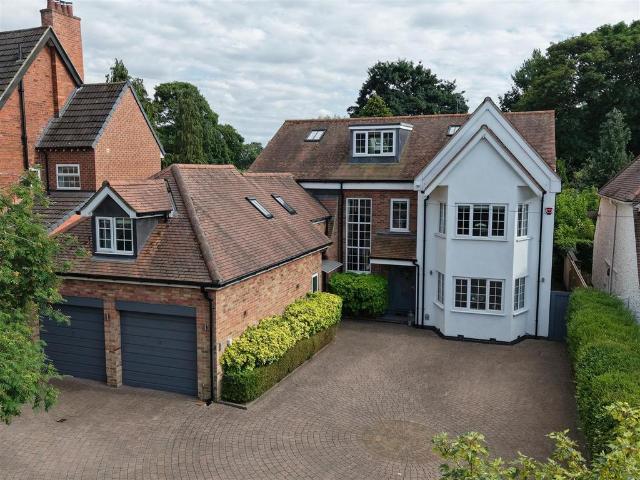 7 bedroom detached house for sale