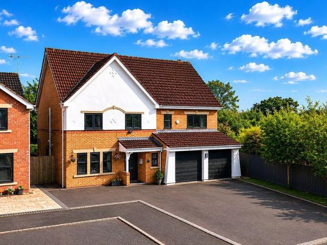 7 bedroom detached house for sale