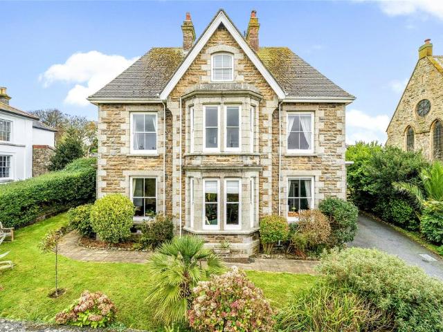7 bedroom detached house for sale