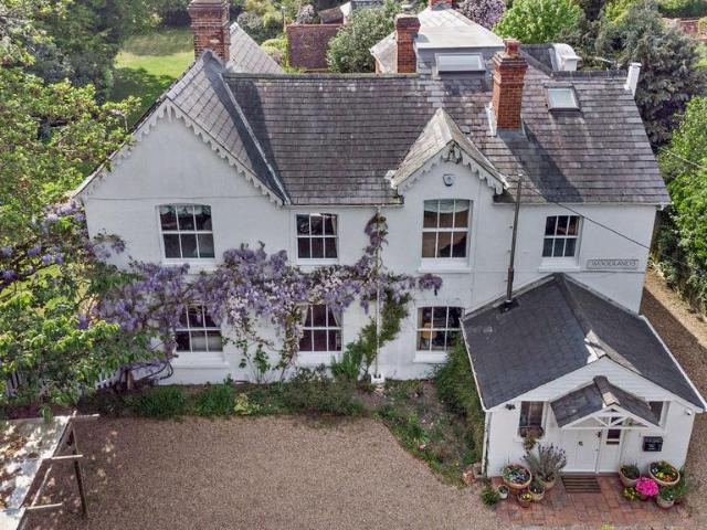 8 bedroom detached house for sale