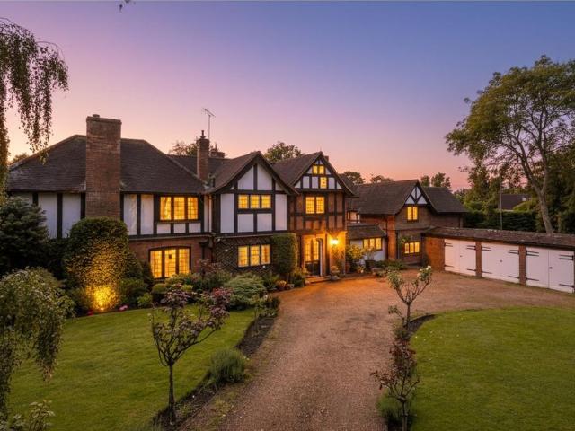 7 bedroom detached house for sale