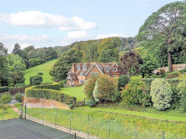 7 bedroom detached house for sale