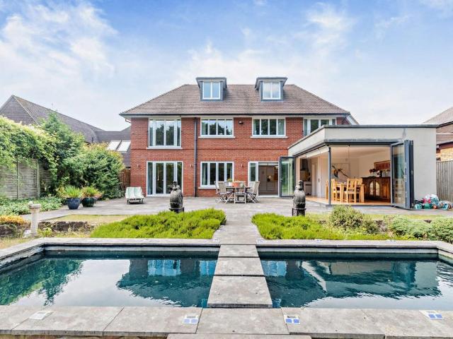 7 bedroom detached house for sale
