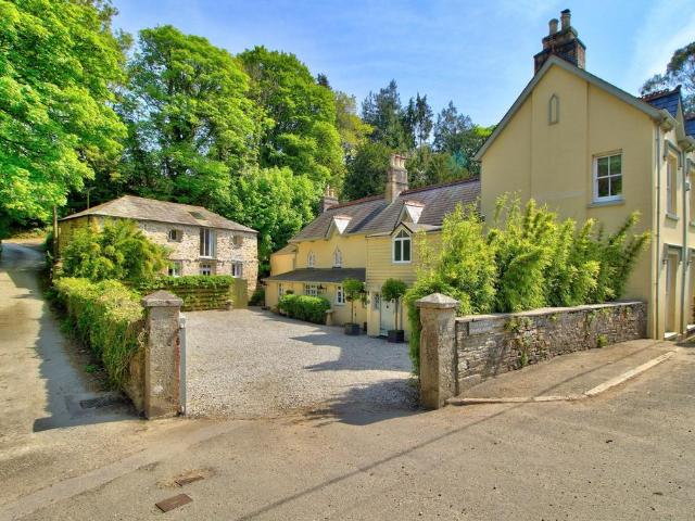 7 bedroom detached house for sale