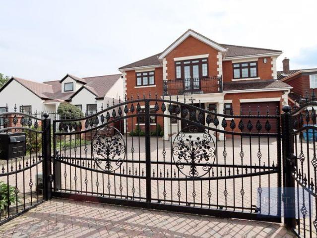 7 bedroom detached house for sale