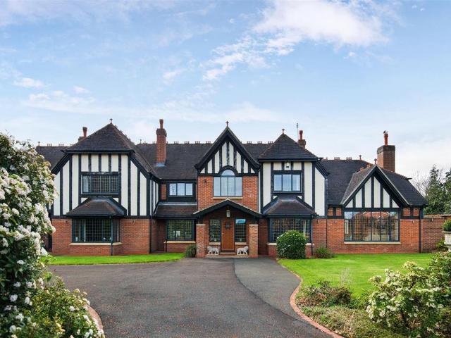 7 bedroom detached house for sale