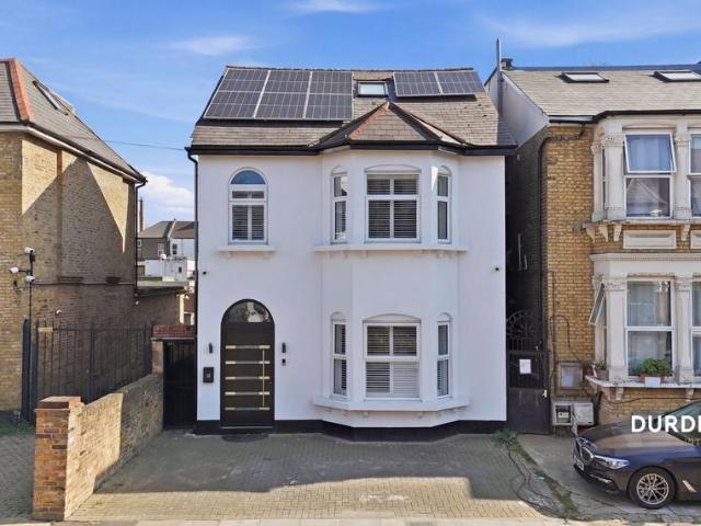 7 bedroom detached house for sale