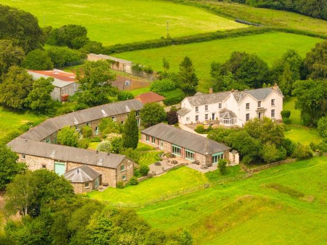 7 bedroom detached house for sale