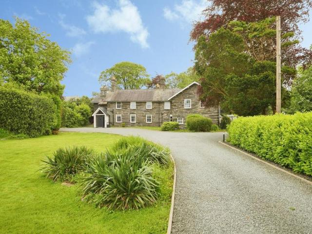 7 bedroom detached house for sale