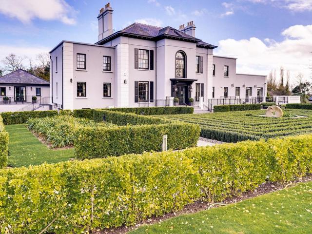 7 bedroom detached house for sale