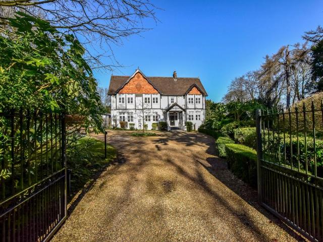 7 bedroom detached house for sale