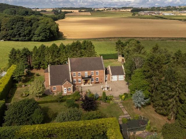 7 bedroom country house for sale