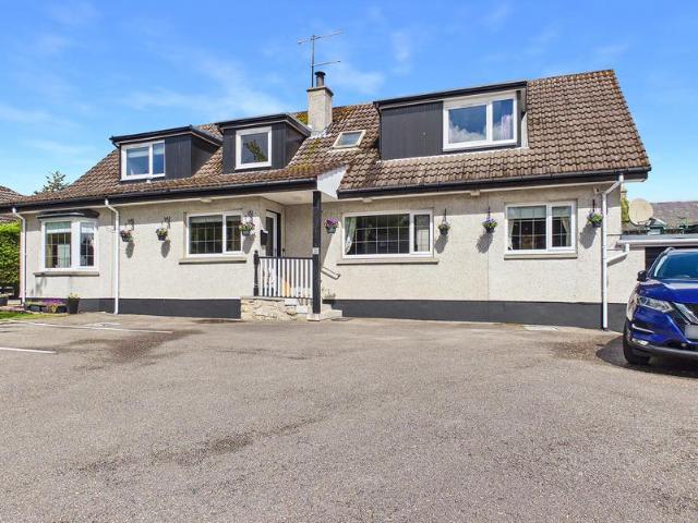 7 bedroom detached house for sale