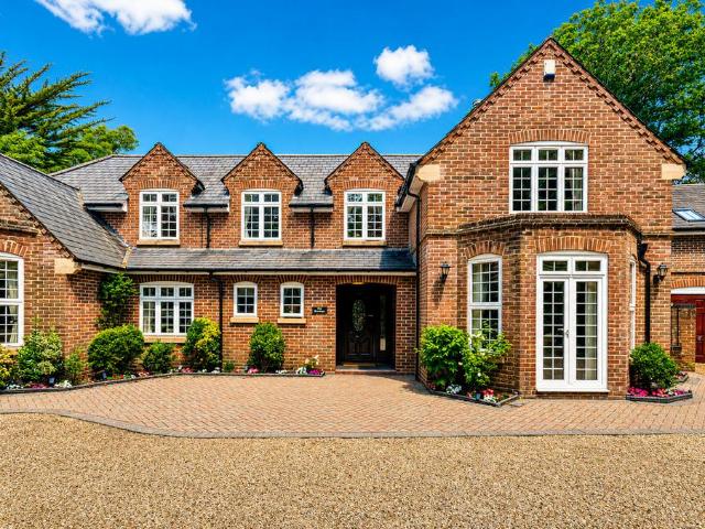 7 bedroom detached house for sale