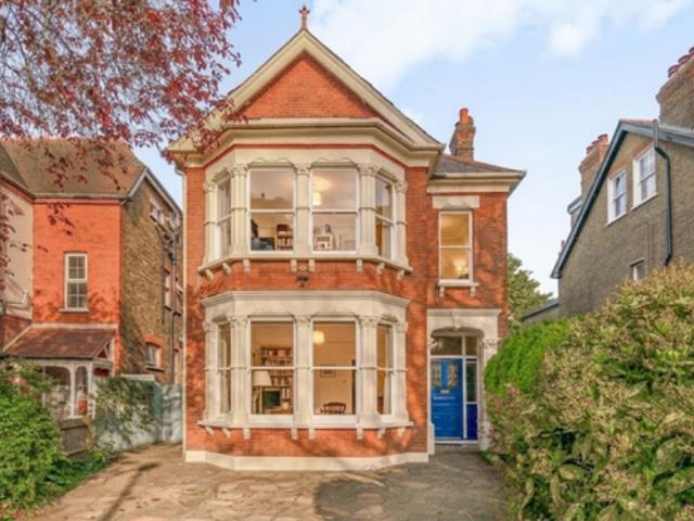 7 bedroom detached house for sale in Canadian Avenue, London, SE6