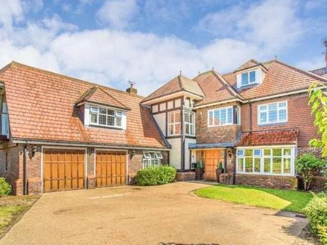 7 bedroom detached house for sale in Augustus Close Stanmore Middlesex HA7
