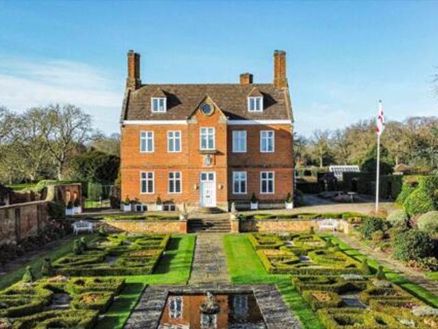 7 Bedroom Detached House For Sale In Buckinghamshire