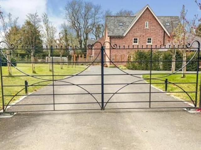 7 Bedroom Detached House For Sale In Burton Overy, Leicester