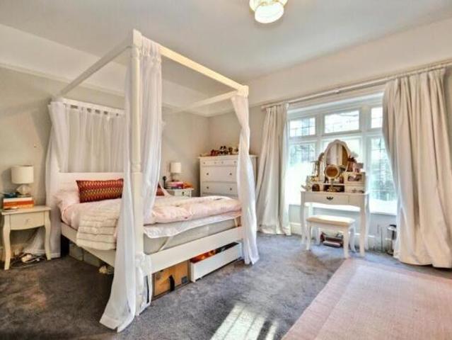 7 bedroom detached house for sale in Dunyeats Road, Broadstone, BH18