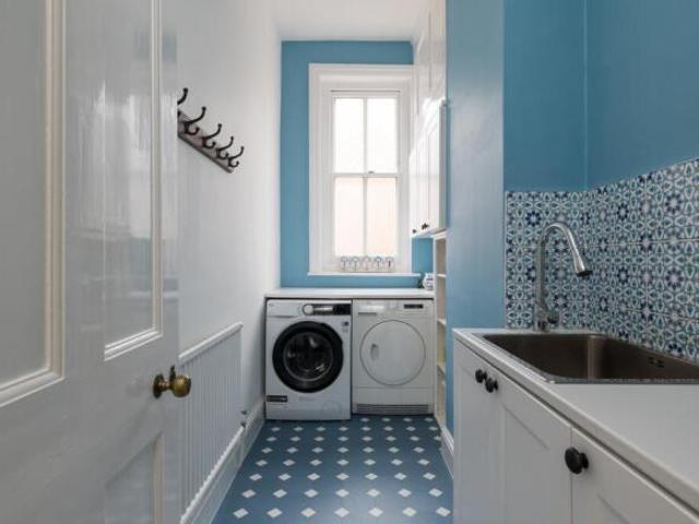 7 bedroom detached house for sale in Kimbolton Road, Bedford, MK40