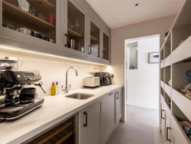 7 bedroom detached house for sale in Hermitage Drive, Edinburgh, EH10