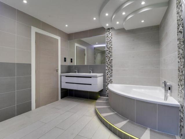 7 bedroom detached house for sale in London Road, Luton, LU1